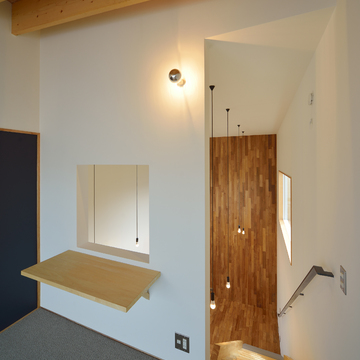 1Fの動きを感じられる、シンプルでお洒落な小窓-fevecasa(フェブカーサ)