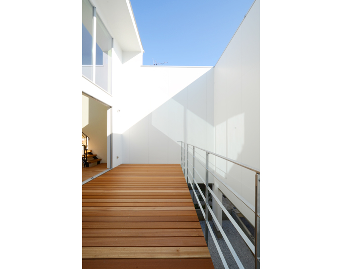 ウッドデッキの中庭-fevecasa(フェブカーサ)